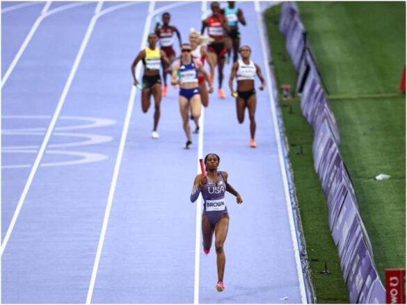 Kaylyn Brown Helps Team USA Set New Mixed 4x400m Record