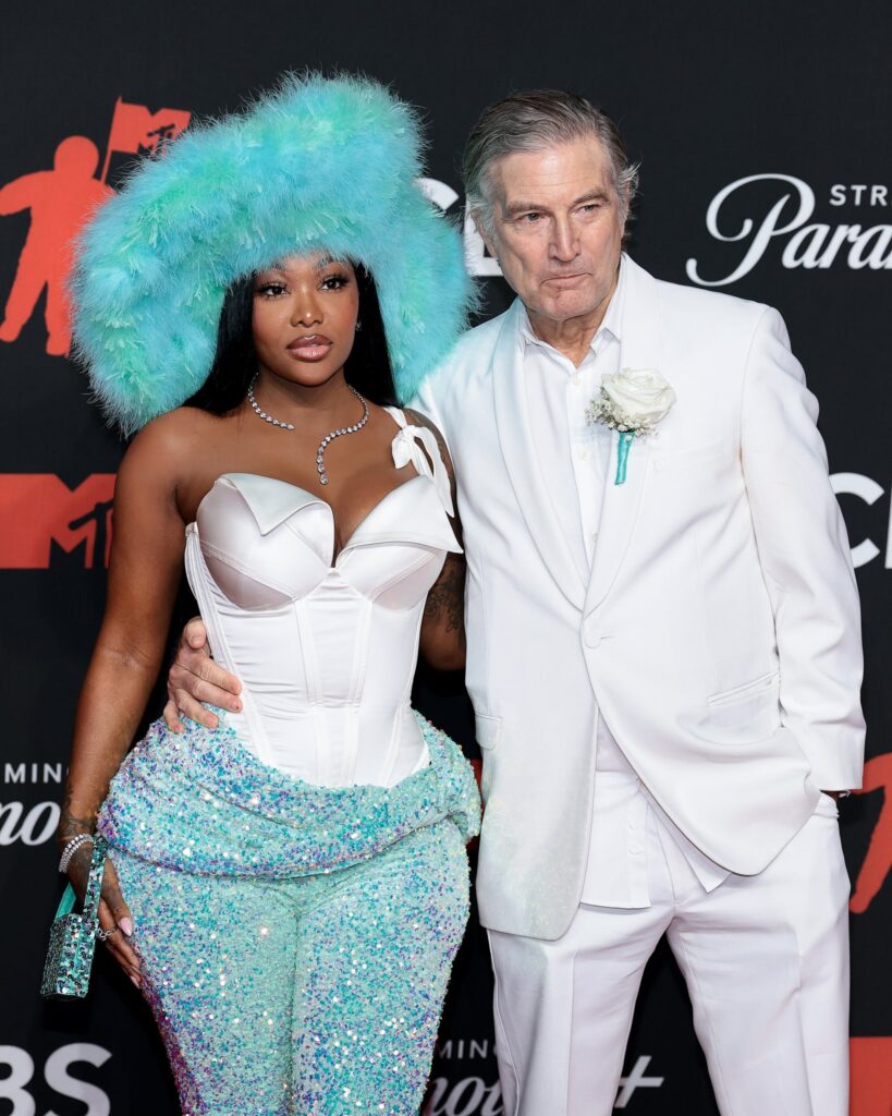 Summer Walker Pulls Up To VMAs With Older White 'Sugar Daddy'